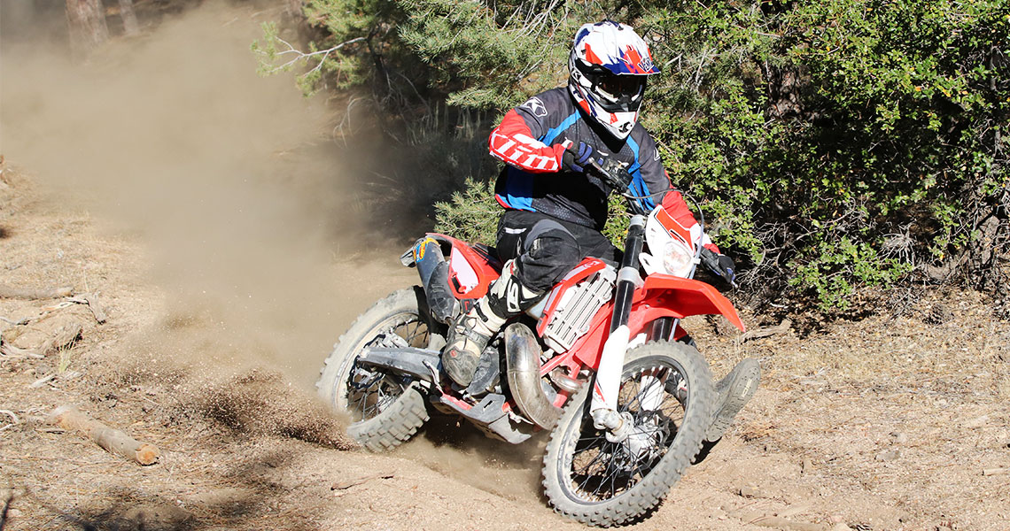 2021 BETA 300RR Ride Test Video - Dirt Bike Test
